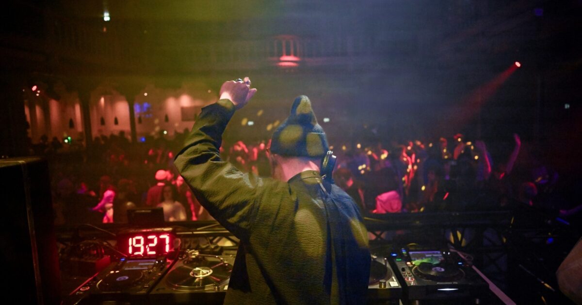 From the Floor to the Decks | Paradiso