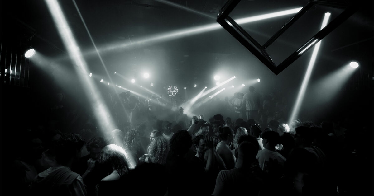 Descendants - ADE | Paradiso