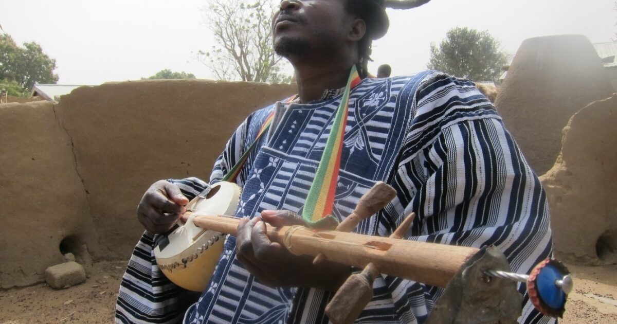 This is Kologo Power | Paradiso